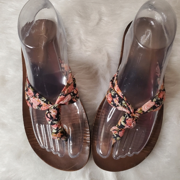 owl | Shoes | Floral Print Sandal | Poshmark
